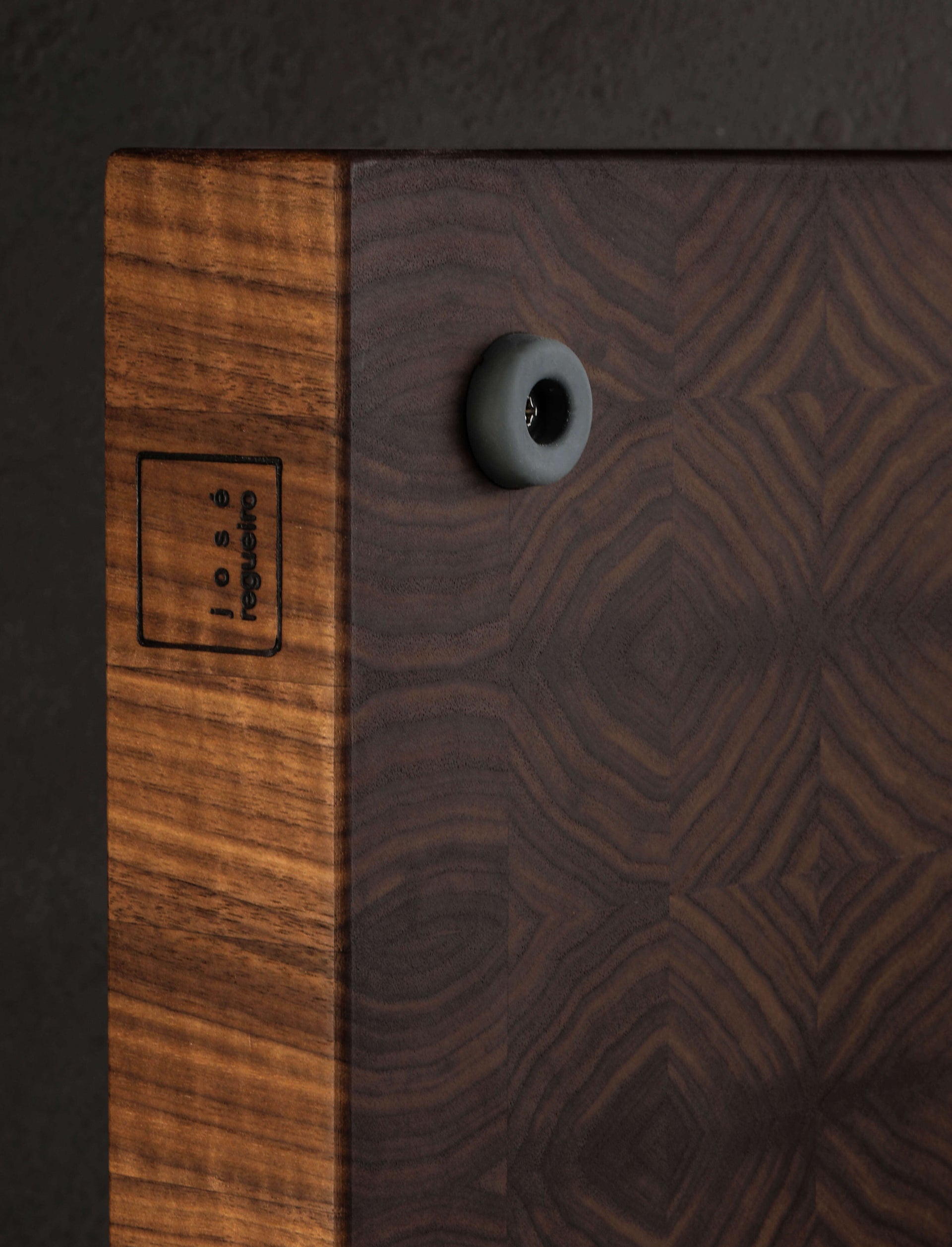 Walnut End Grain Cutting Board | Eatingtools